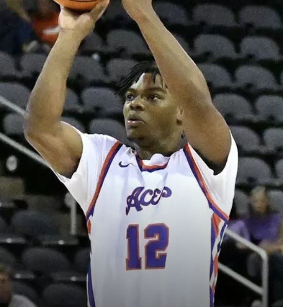 Playing the Point at Evansville - Valley Hoops Insider